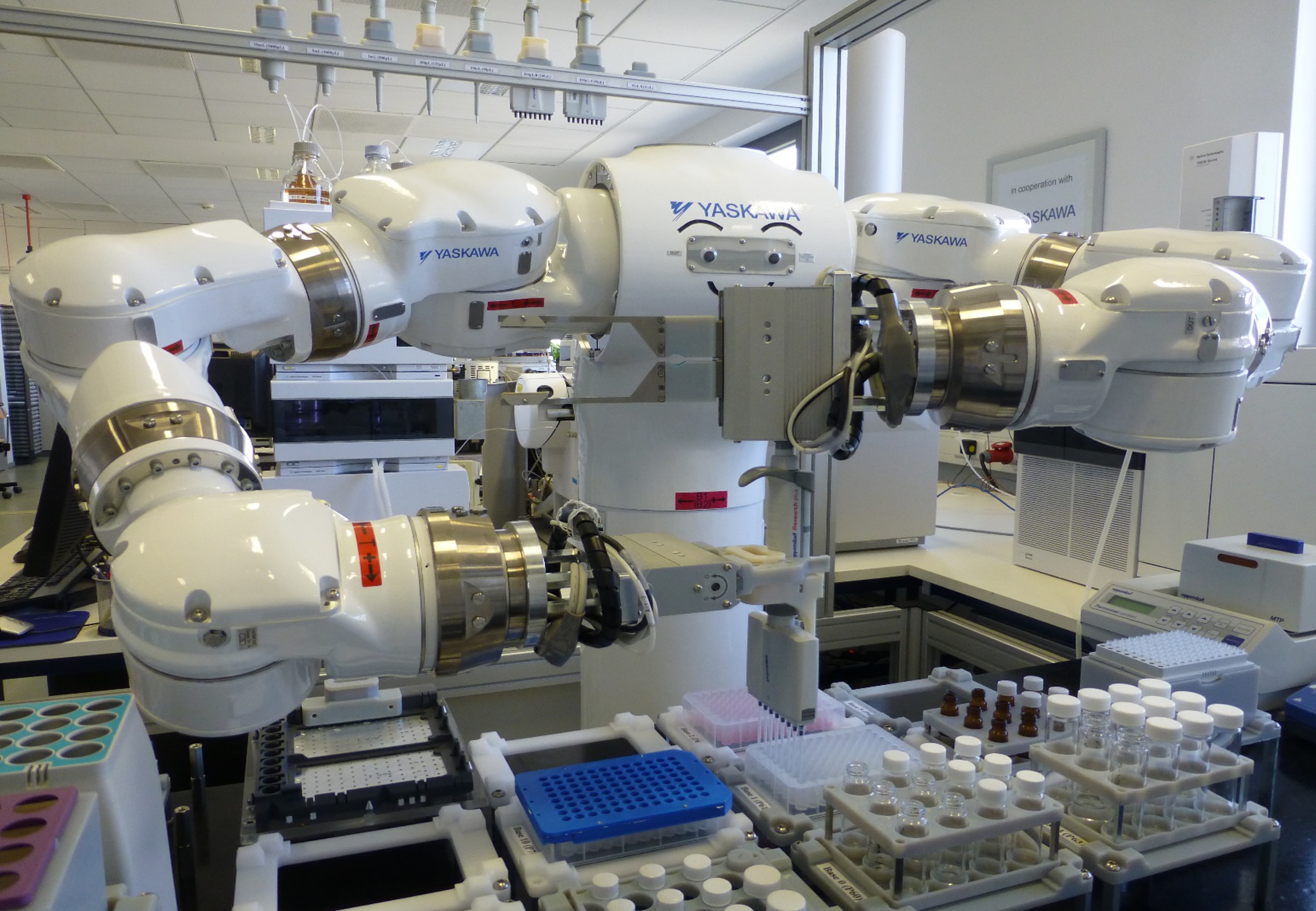 Robot-based laboratory automation at CELISCA