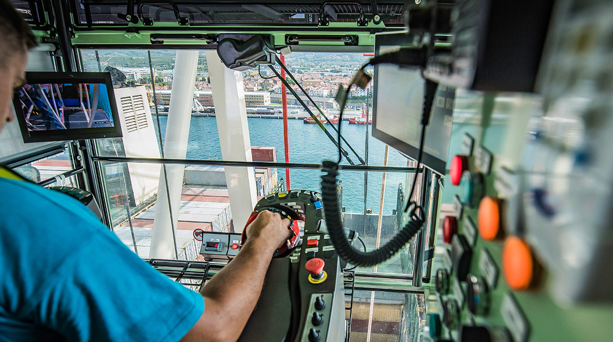 CR700 for Crane Applications