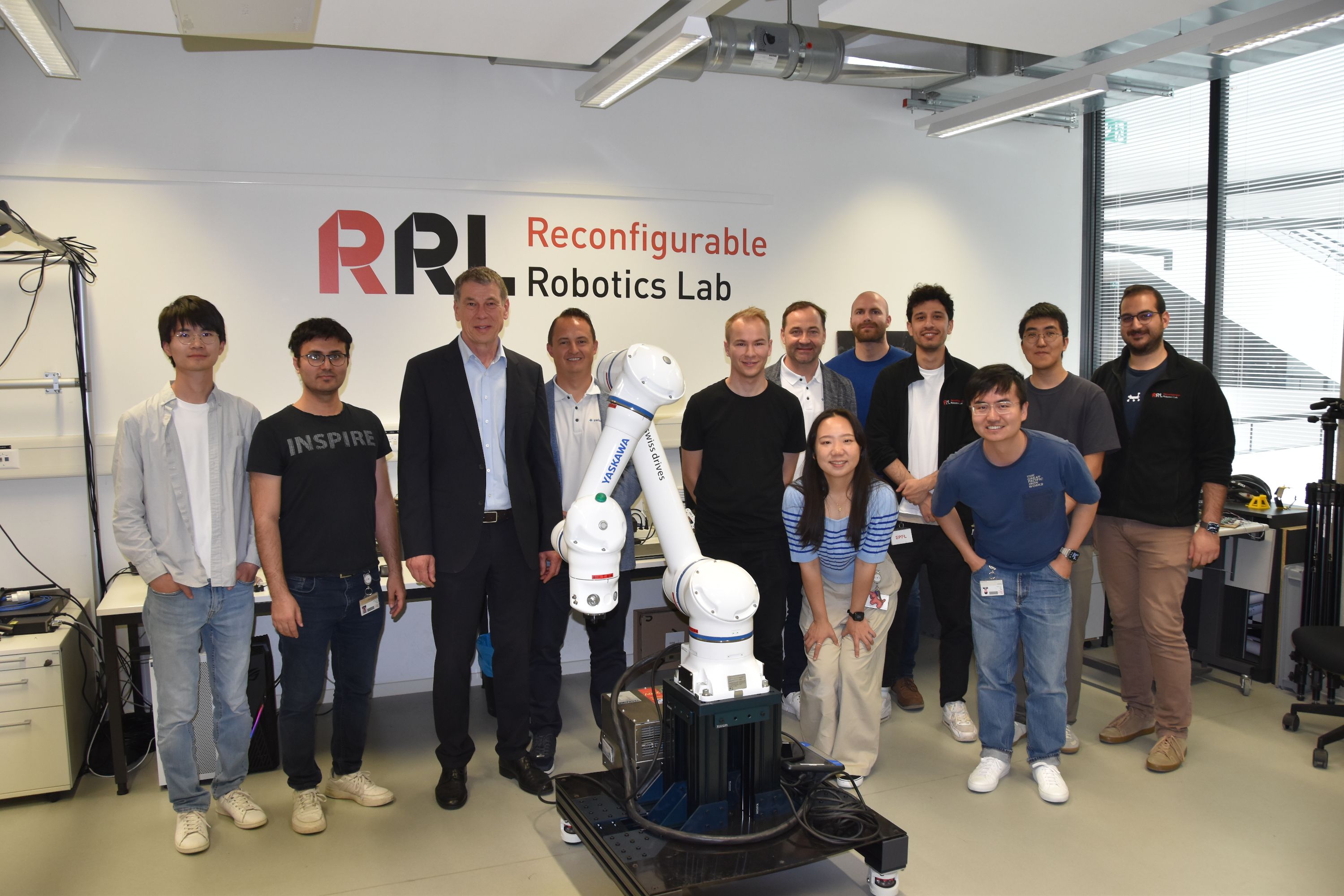 Handover of a Yaskawa HC10 cobot to the Reconfigurable Robotics Lab at EPFL