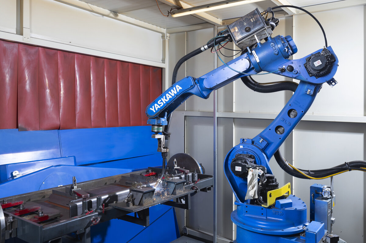 Fully automatic welding of small batch sizes